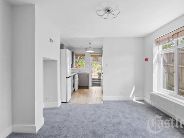 Quernmore Road, Haringey, N4 749056A9 1181 4775 81A1 16A46F884362 Castles Estate Agents