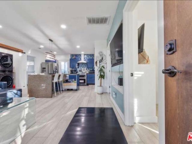 Quite room in mid city