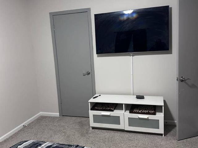 Quite room in a nice area