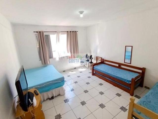 Quitinete com sala living, cozinha, 1 banheiro e lavanderia no bairro Ocian