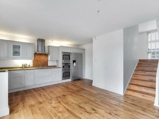 Quickswood, London 4 bed terraced house to rent £8,500 pcm £1,962 pw
