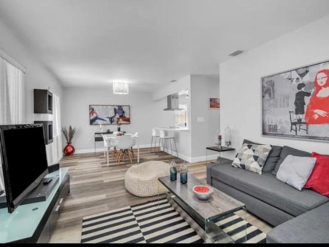 Quiet 2B1B Full Unit including parking 33145