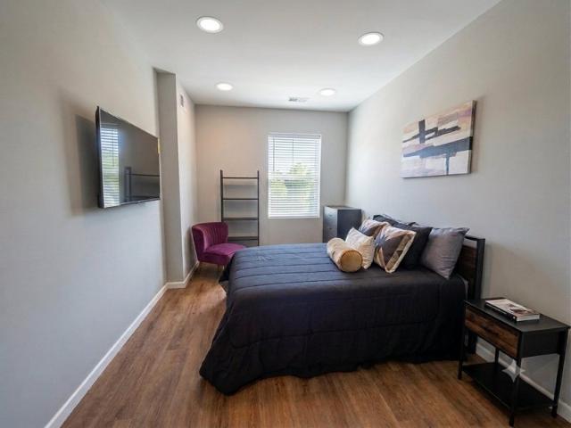 Quiet 3rd_Floor Oasis with Shared Bathroom_ Perfe