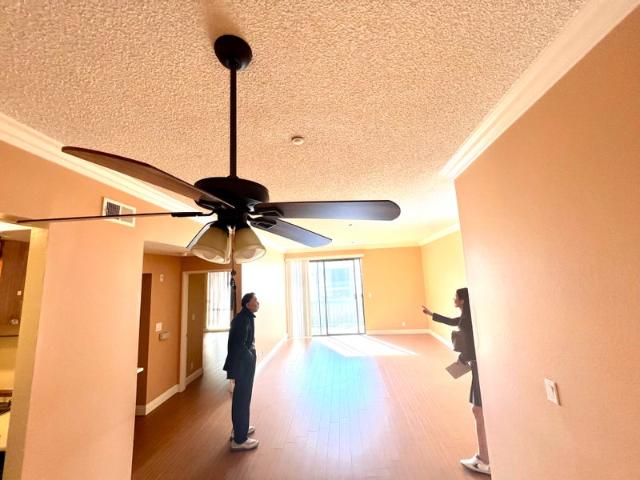 Quiet Top Floor Koreatown Condo + Gated Parking |