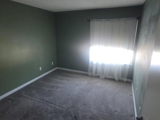 Quiet Ventura Room For Rent