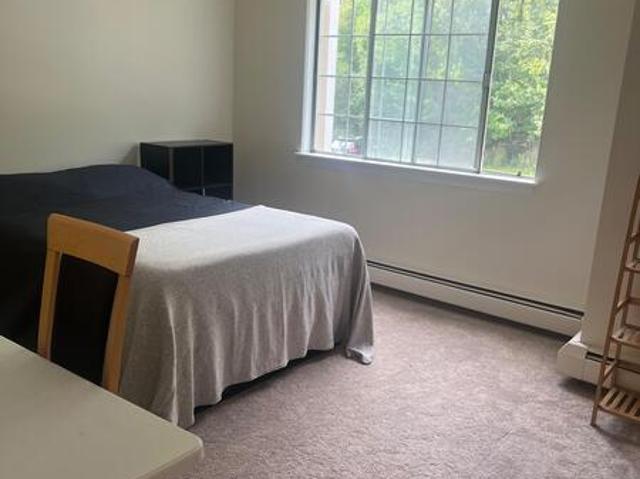 Quiet and convenient Living Ideal for remote and hybrid workers to call home