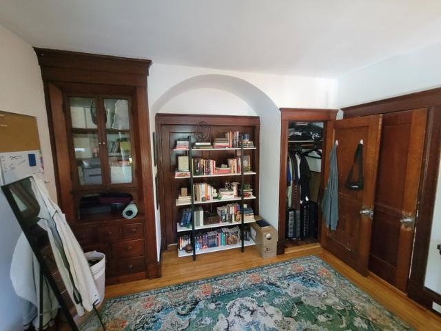 Quiet Apartment In Quincy Center!