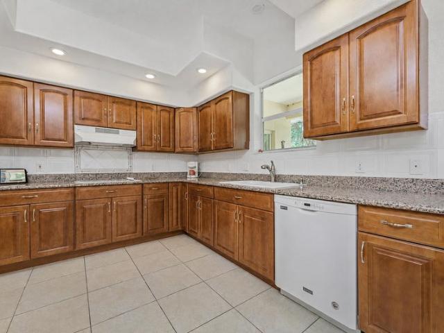 Quiet, Beautiful & Spacious Home with a Peaceful