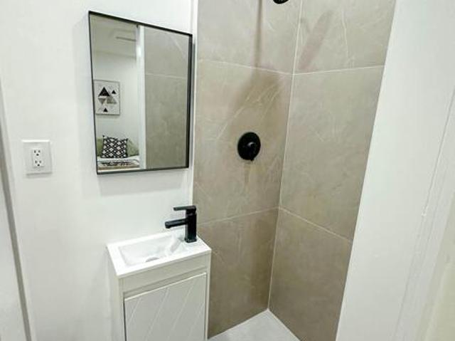 Quiet & Comfortable Room in Lake Park – All Inclusive