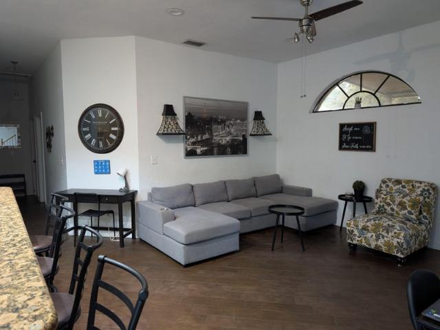 Quiet, comfy home with spacious rooms