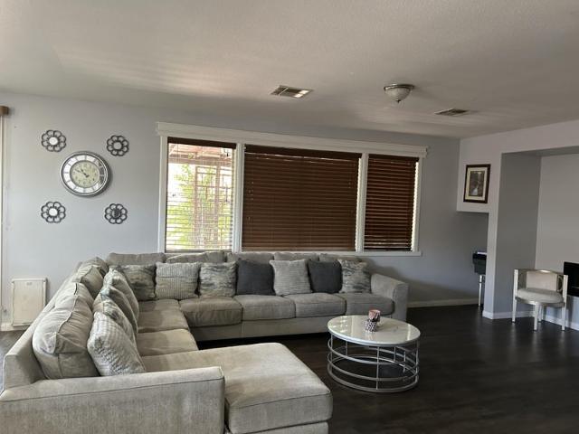 Quiet & Comfy Home! Your new home is ready!