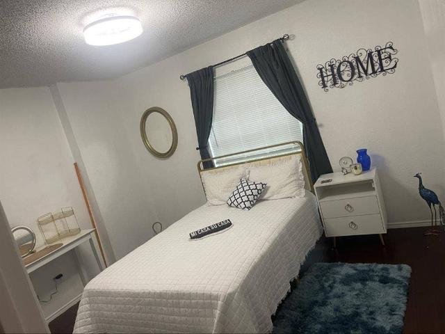 Quiet cozy room for rent in NFW!