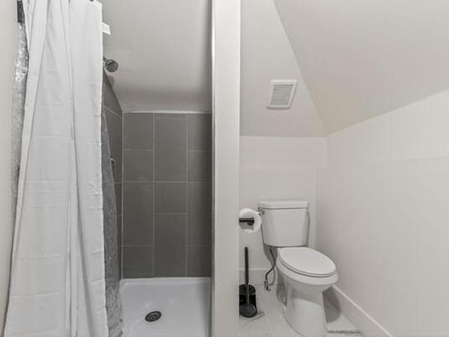 Quiet, Clean Private Rooms | Mini Fridge Included