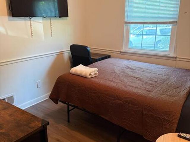 Quiet, Clean Rooms Near Atlanta with Fast Wi F