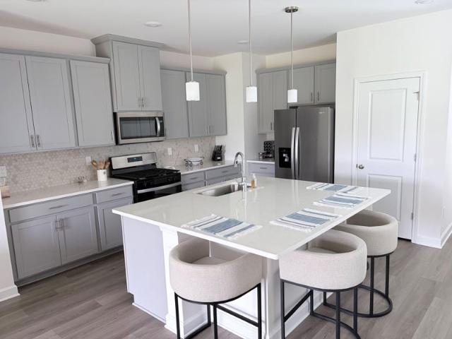 Quiet Cypress Ridge Community – Rt 9 – Fully Furn