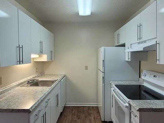 Quiet Furnished Apartment with Private Amenities