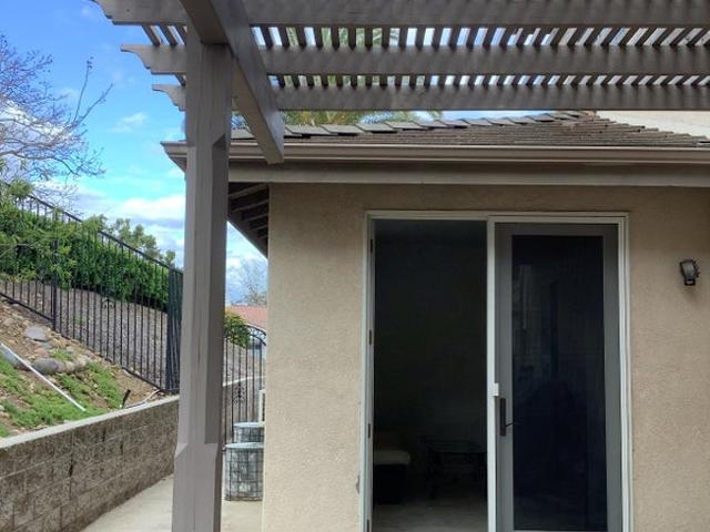 Quiet Furnished room with private entrance