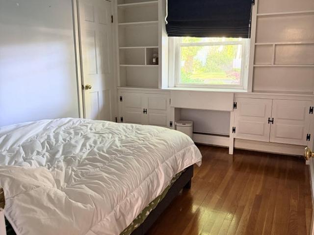 Quiet furnished room for Rent