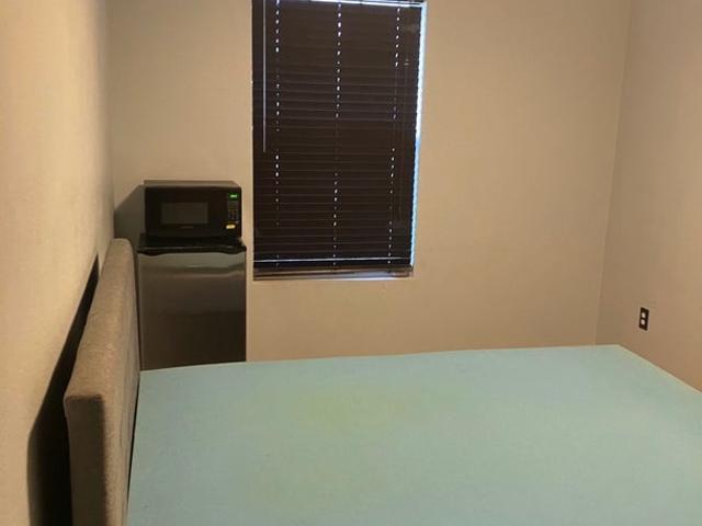 Quiet Furnished Room for Rent – Jacksonville 32234