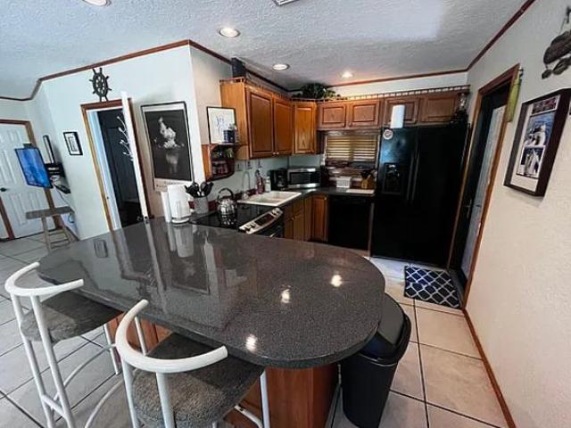 Quiet Furnished Room in Friendly Home
