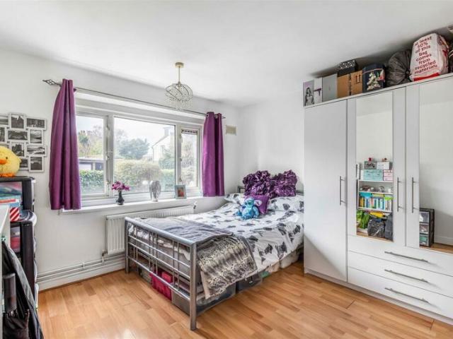 Quiet Ground Floor Flat to rent