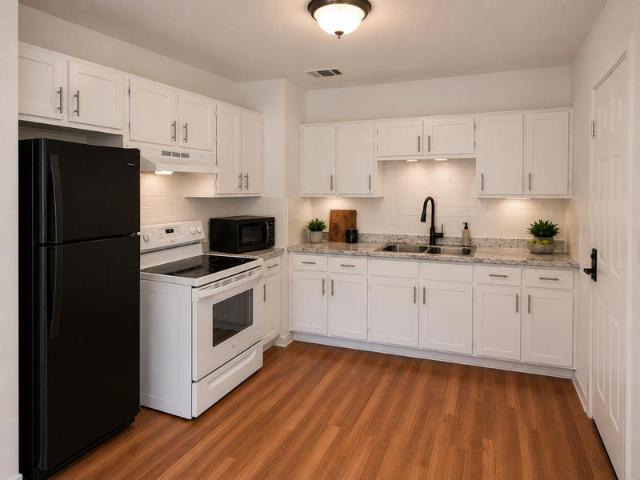 Quiet Lancaster Home | Smart TV | WiFi | Utilities
