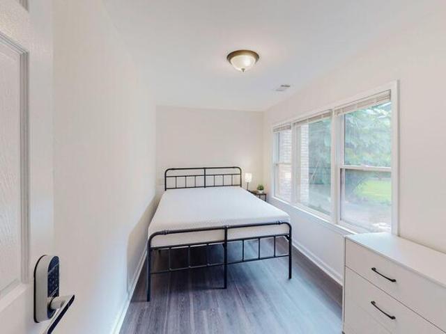 Quiet Mableton Home | Laundry Inside | Bus to MARTA | Woods Out Back
