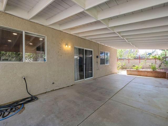 Quiet neighborhood rooms for rent