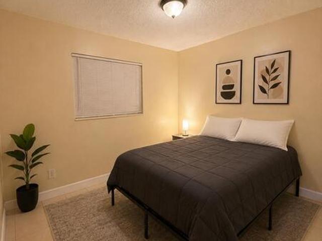 Quiet Orlando Co Living Home Near Universal Studios & Downtown Prime Location