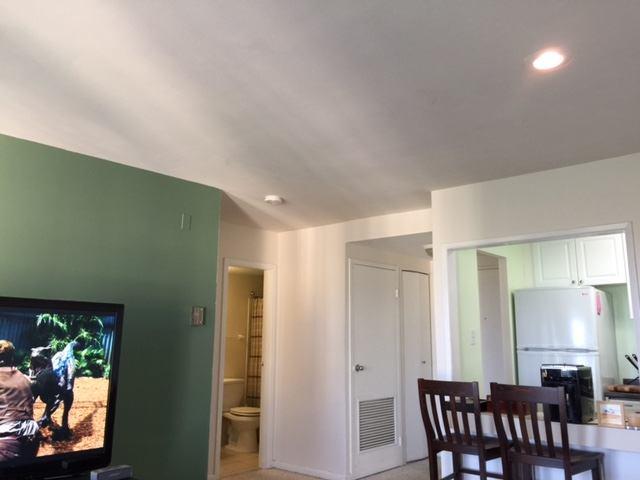 QUIET Penthouse LevelIncludes Utilities