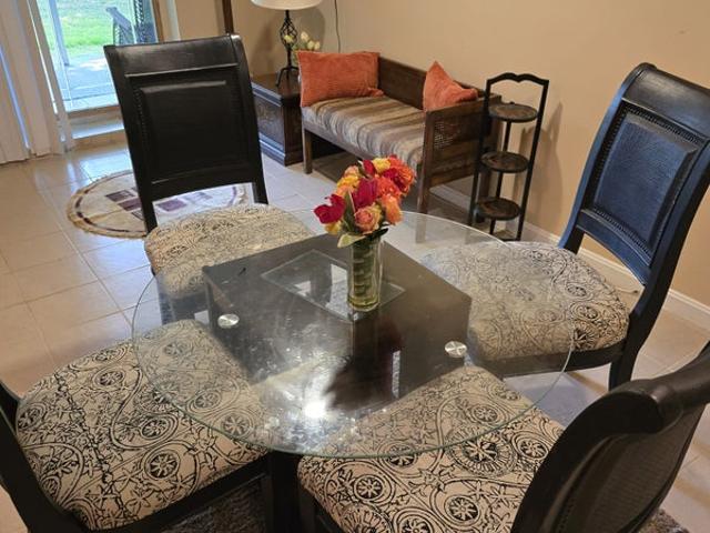 Quiet, Peaceful 2 bedroom apartment