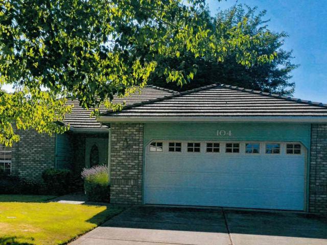 Quiet Peaceful 3 bedroom 2 bath Single Level home located in Central Point