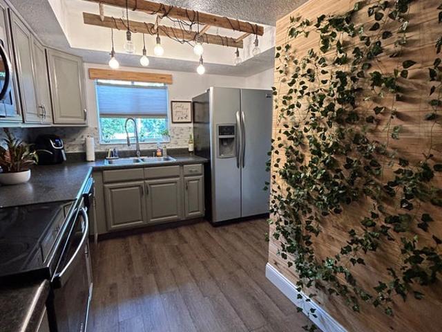 Quiet Peaceful Condo Near Downtown