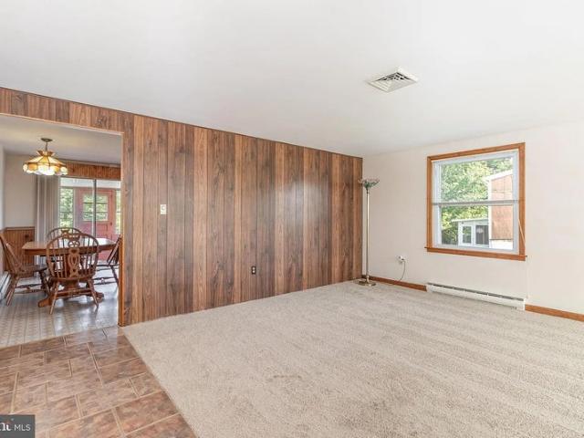 Quiet property 15 mins from 3 major hospitals