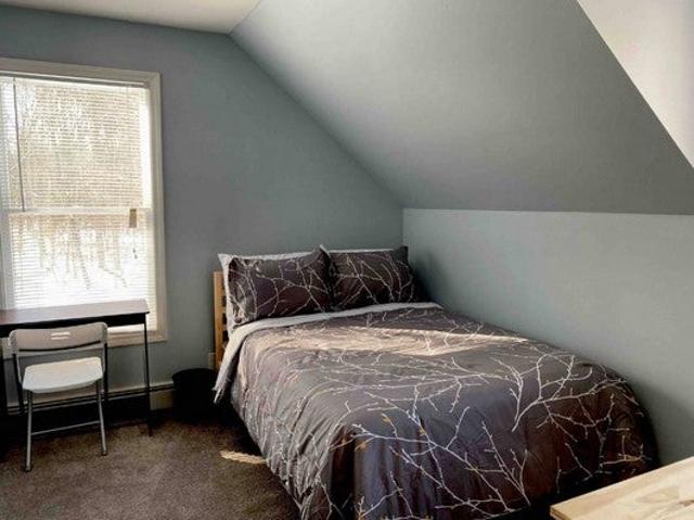 Quiet Private Room in Clean, Stylish 2BR Apartment