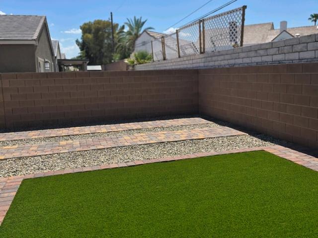 Quiet Room for Rent – Gated Home 89121 – Utilities