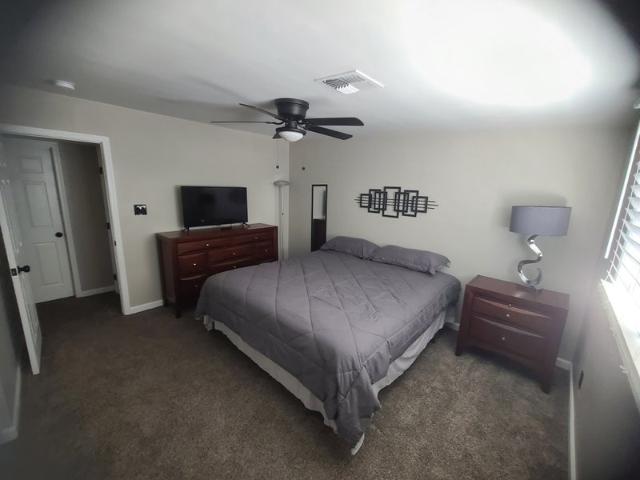Quiet room for rent