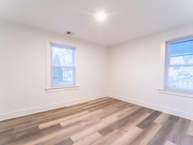 ​Quiet Room in Newly Remodeled Unit– All Util