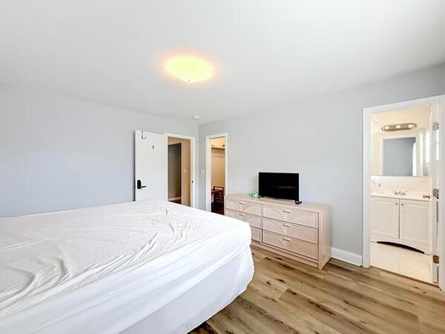 Quiet Room in Plantation | All Utilities Included
