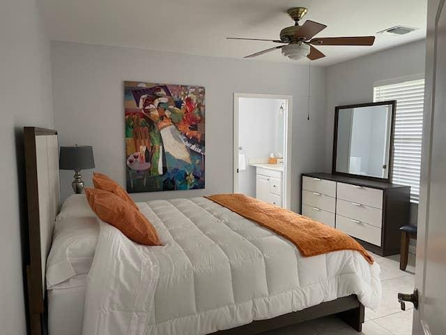 Quiet Room, King size bed & Bath