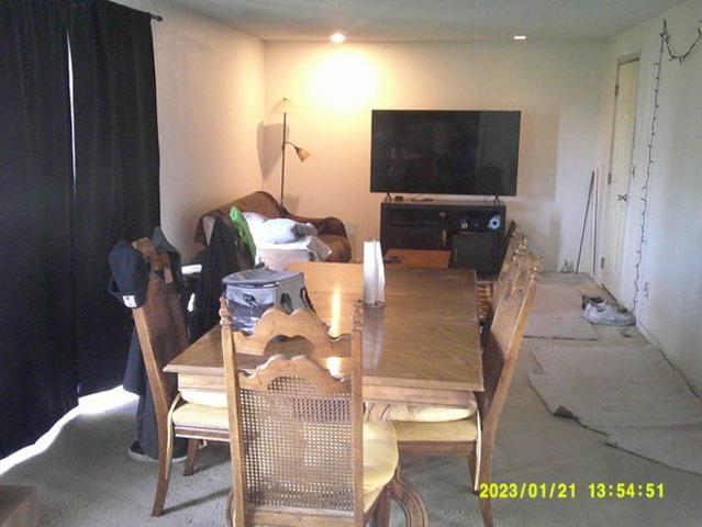 Quiet roommate wanted for 3 bdrm house Mill Creek