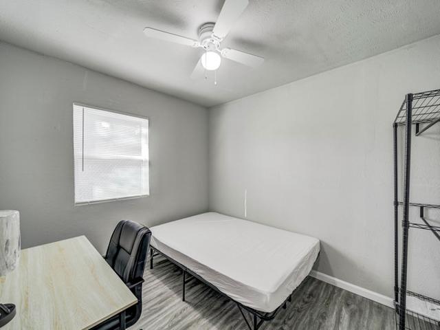 Quiet South Dallas Home Near I 20