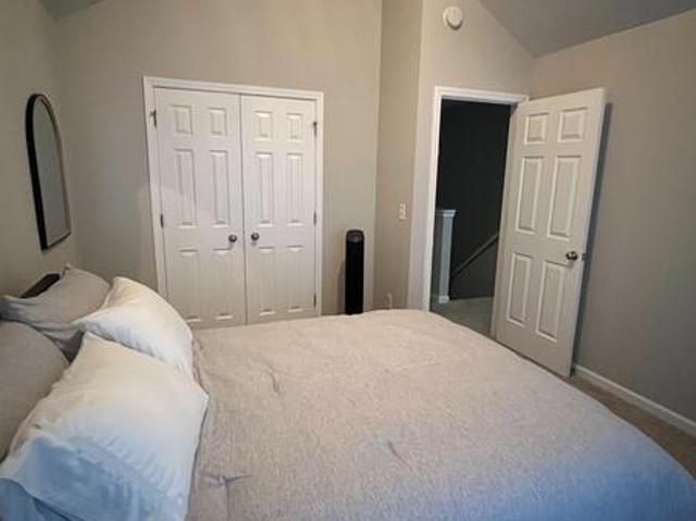 Quiet & Spacious Home Near Airport & Transit – Ideal for traveling Professionals