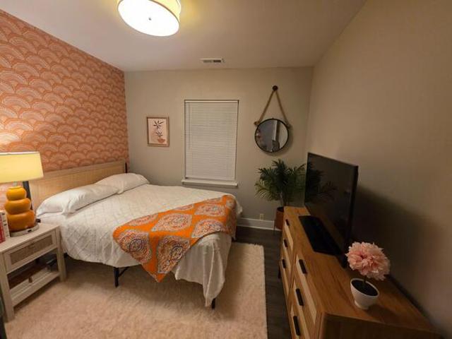 Quiet & Stylish Home 4 minutes from Downtown Durham