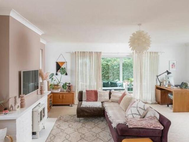 Quillet, Hillfield, 4 Bedroom House