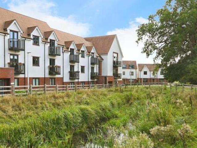 Quiller Avenue, Reading, 2 Bedroom Flat