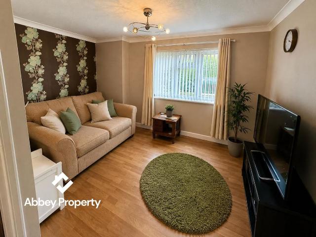 Quilter Close, Luton LU3, 2 bed flat to rent, £1,100 pcm | PrimeLocation