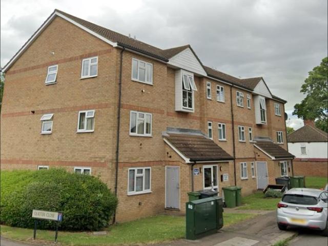 Quilter Close, Luton LU3, 2 bed flat to rent, £1,200 pcm | PrimeLocation