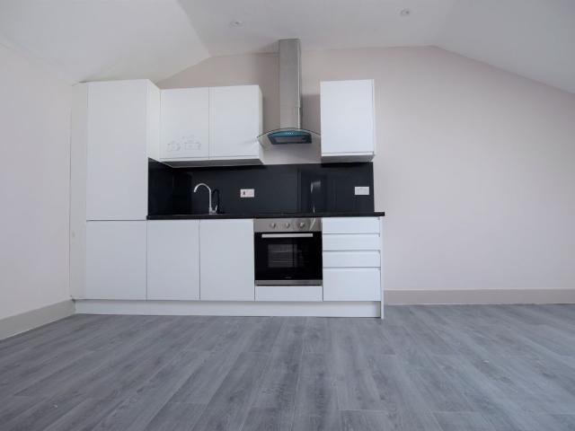 Quilters Way, Stoke Mandeville HP22, 1 bed flat to rent, £985 pcm | PrimeLocation