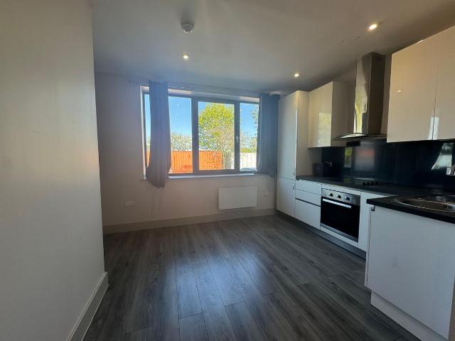 Quilters Way, Stoke Mandeville HP22, 1 bed flat to rent, £985 pcm | PrimeLocation